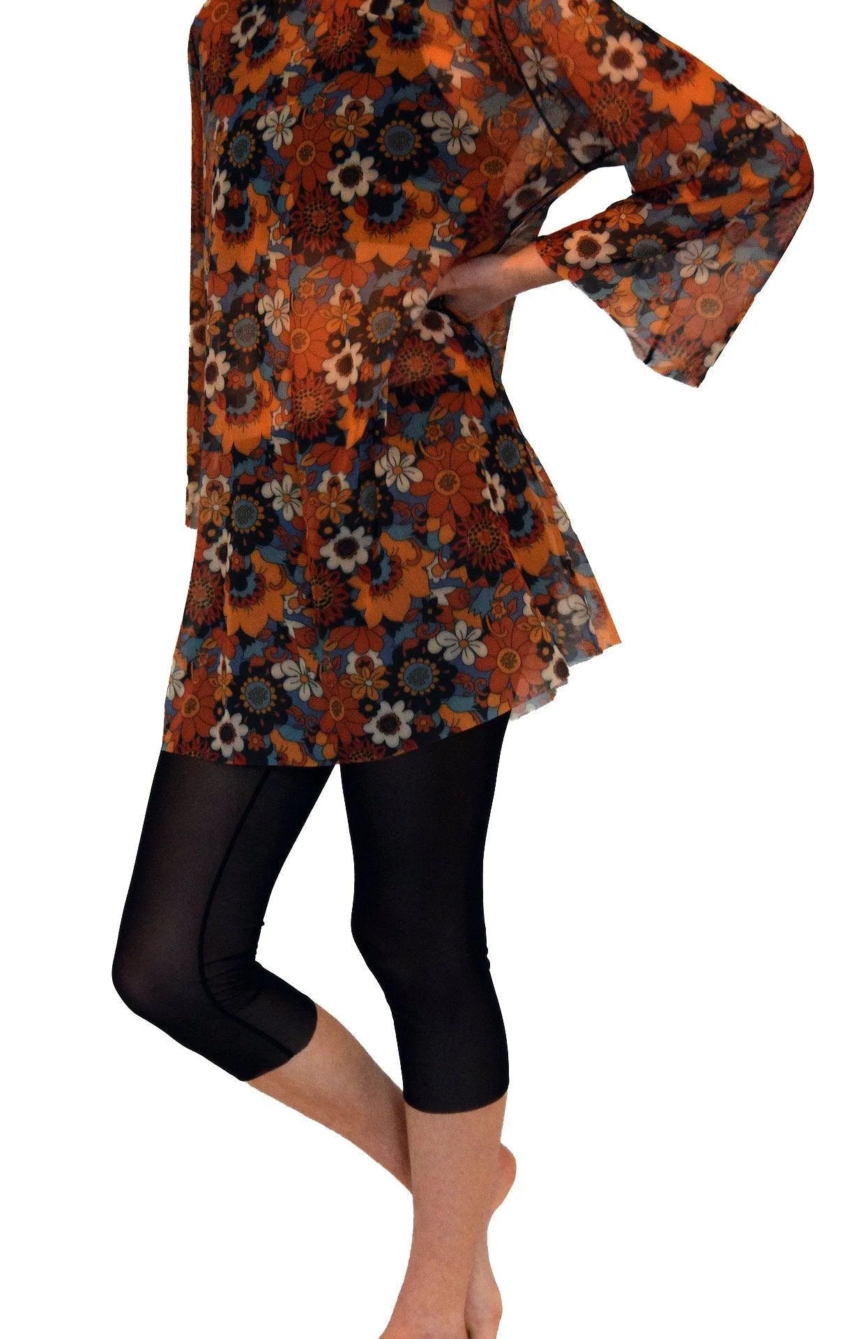 Smarttan läbipäevituv pikkade käistega tuunika Eeva Must